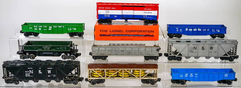 Lionel Box Cars And Hoppers (9)