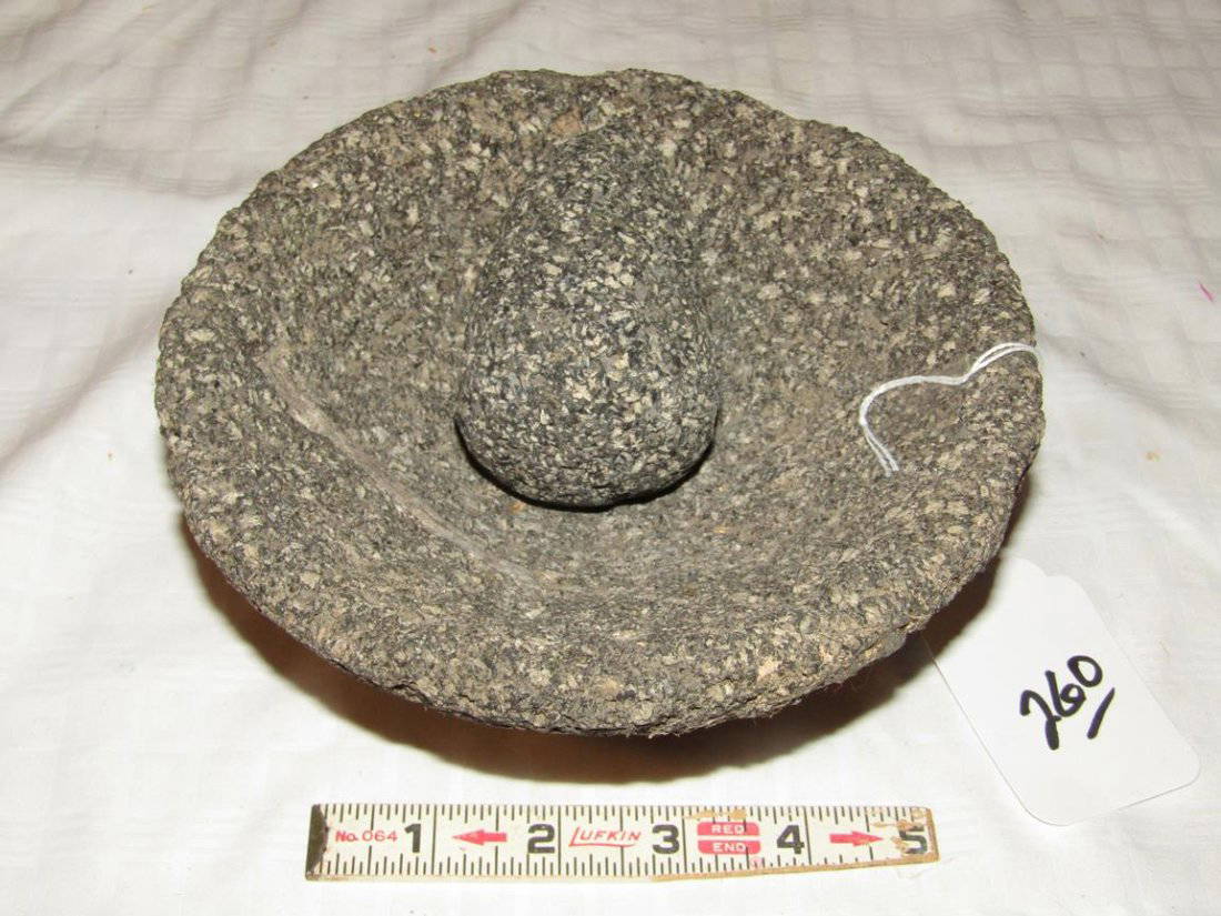Mano & Metate Auction