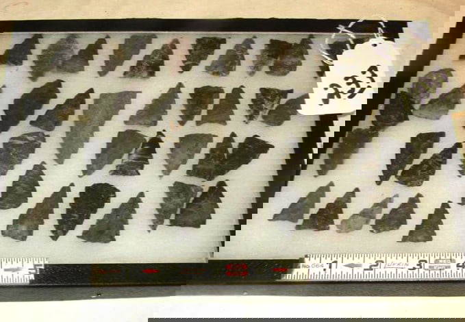 40 Arrowheads Auction