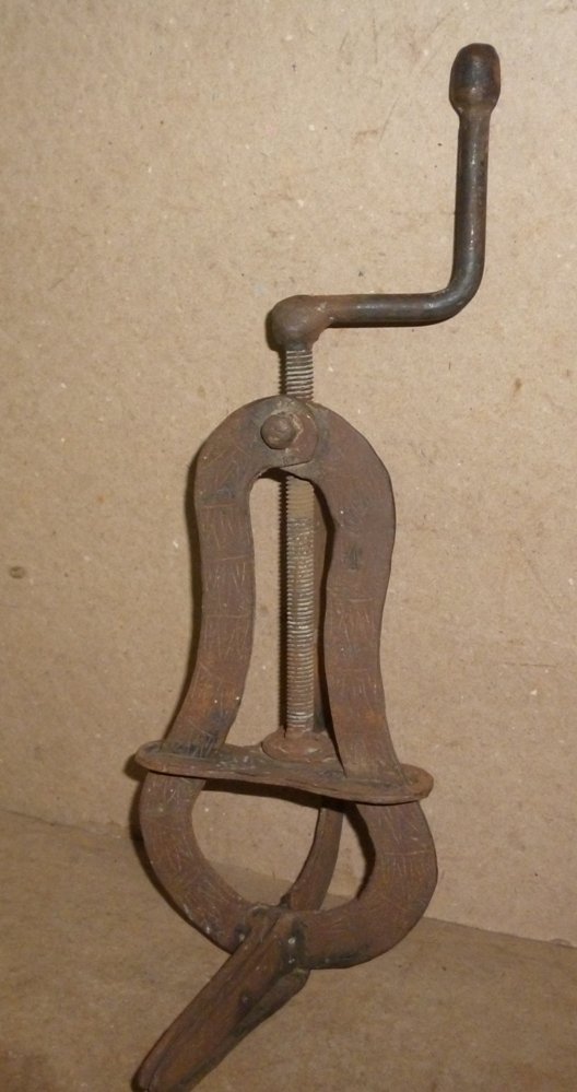 MEDIEVAL PEAR OF ANGUISH TORTURE ENGRAVED INSTRUMENT