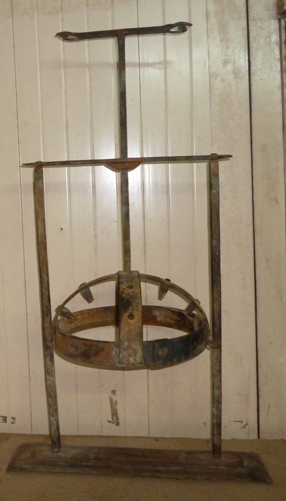RARE HEAD CRUSHER SPIKES ENEMY TORTURE COLLECTORS SEE