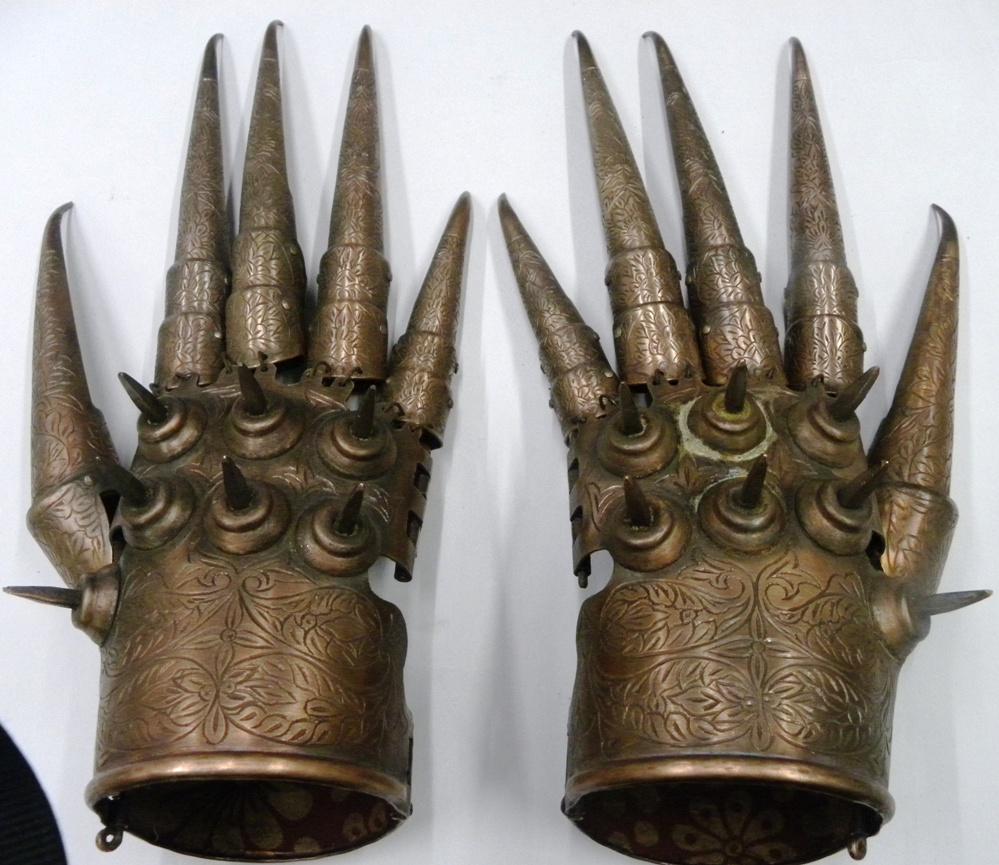 Buy Armur Exquisite Cup Arm Dynasty Arm Guard Pair Inserted 7 Spikes ...