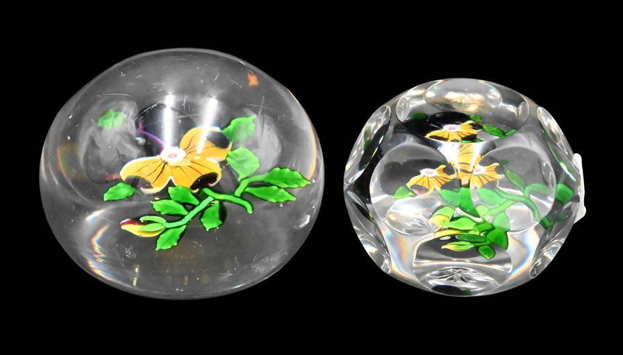 Two Baccarat Glass Paperweights Jan 01 2023 Nadeaus Auction Gallery In Ct