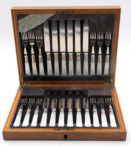 24 Pc. Hutton & Sons Silver Plated & Mop Fish Set