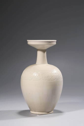 A Ding Ware Incised Dish-Top Vase - Aug 21, 2021 | Jumbo Auction House ...