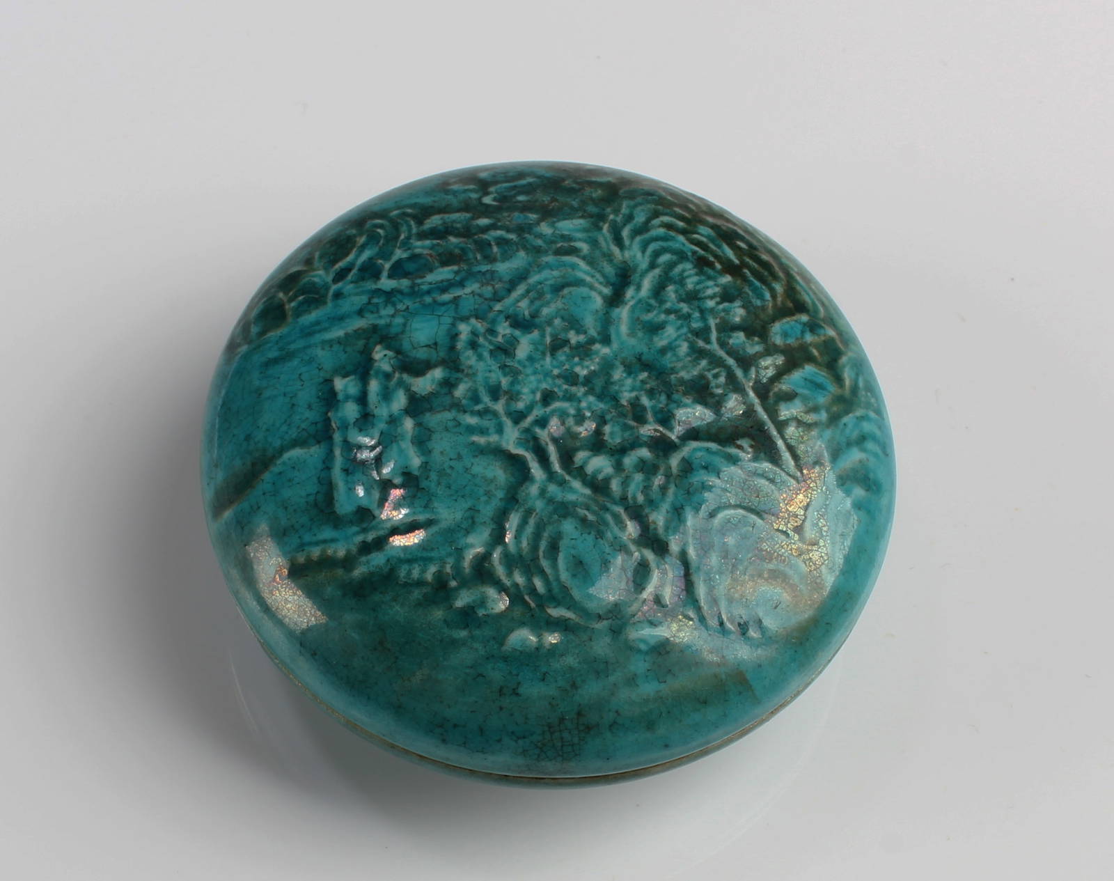 Chinese Porcelain Round Container Auction