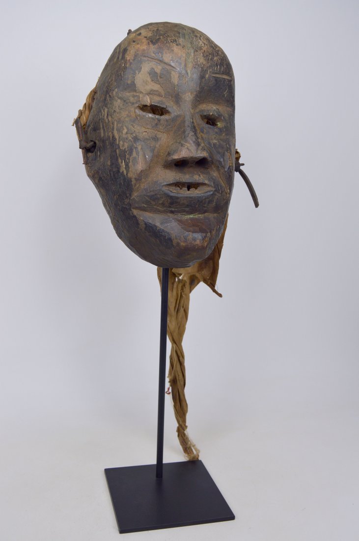 PRIMITIVE BAMILEKE NKOH PRIESTS MASK, AFRICAN ART
