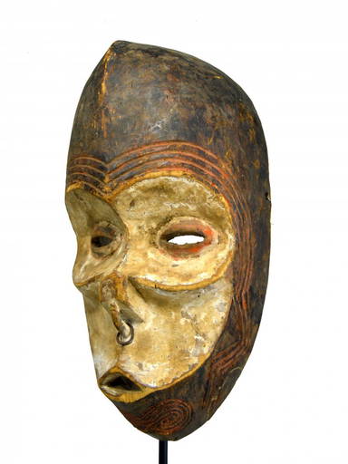 Rare Bena Lulua African Mask Ex Leonard Kahan Gallery