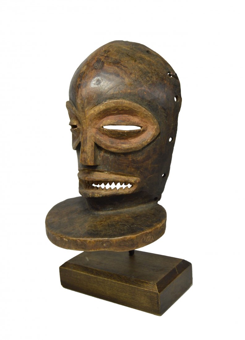 For Auction: A Fine Chokwe Cihongo African Mask (#89) on Oct 19, 2019 ...