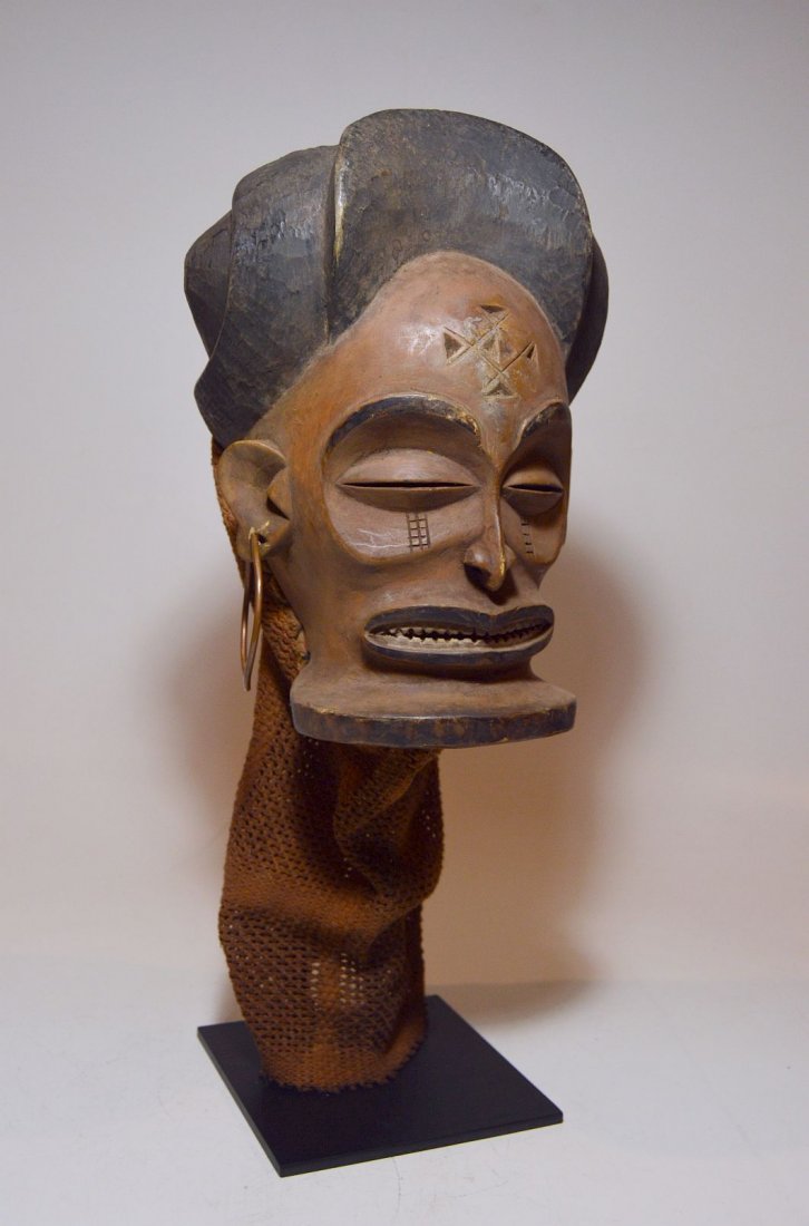 A fine Chokwe Chihongo African mask