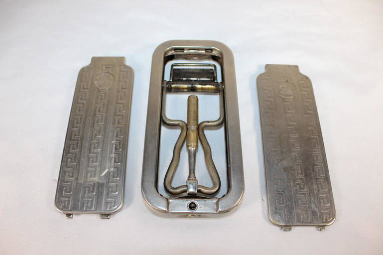 Vintage Rolls Razor System