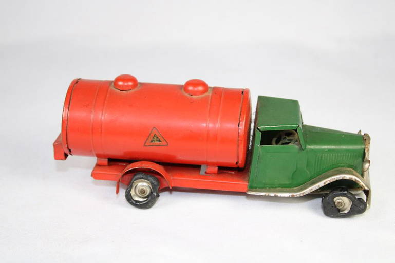 Triang Minic Toy Wind Up Tanker Truck