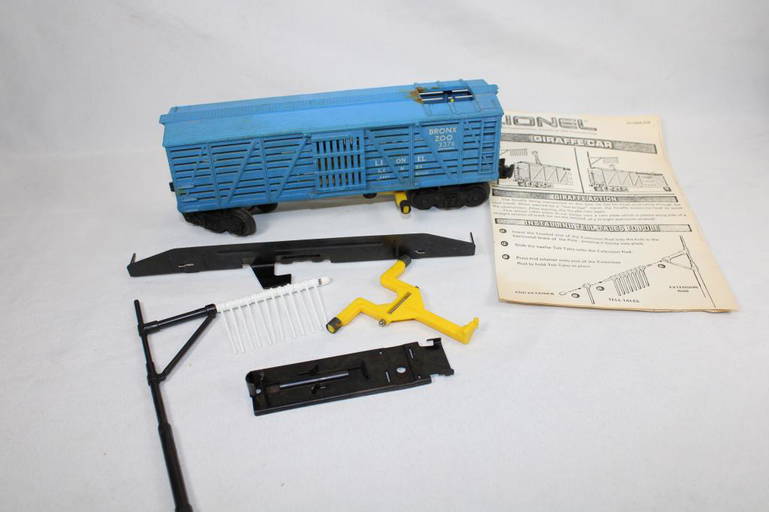 Lionel Giraffe Bronx Zoo Train Car - Nov 20, 2021 | Auctions by Adkins ...