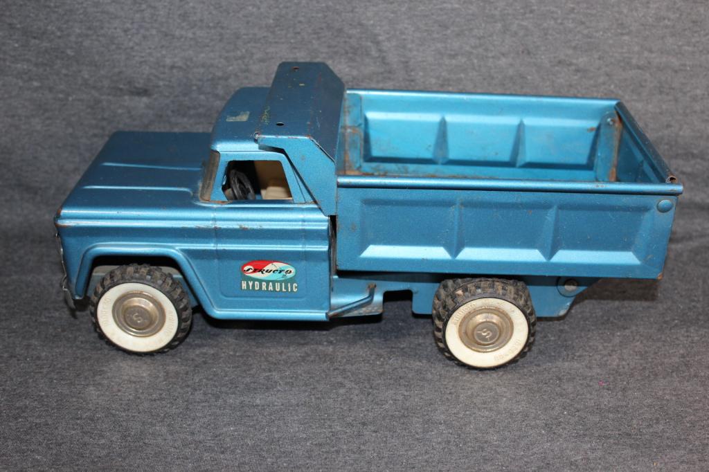 Vintage 1950's Structo Hydraulic Dump Truck