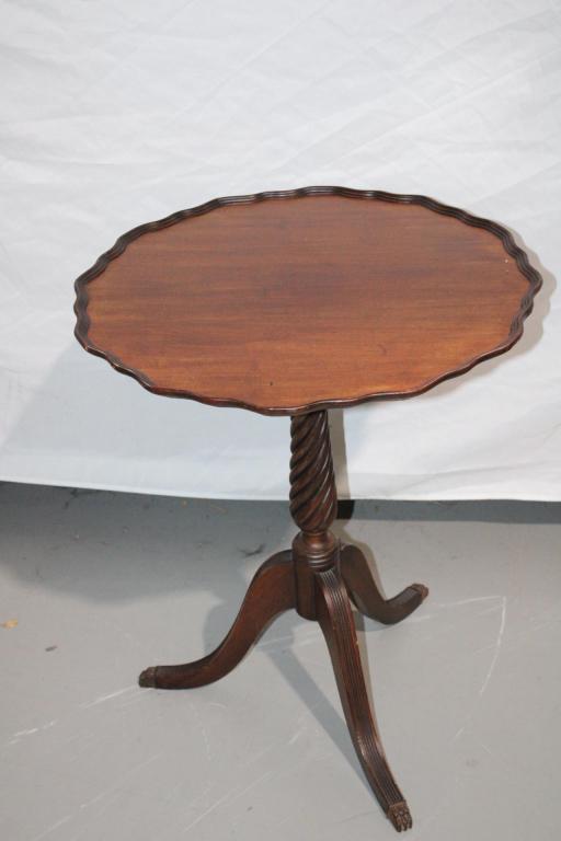 Antique Scalloped Pie Crust Tripod Table