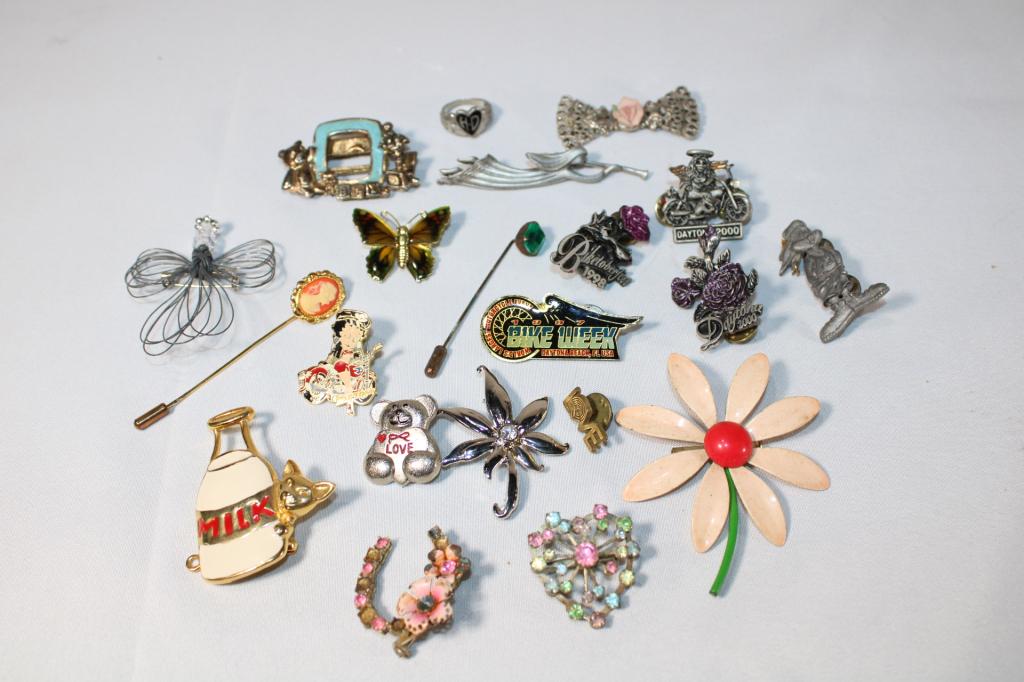 Lot Of Vintage Pins And Brooches Auction