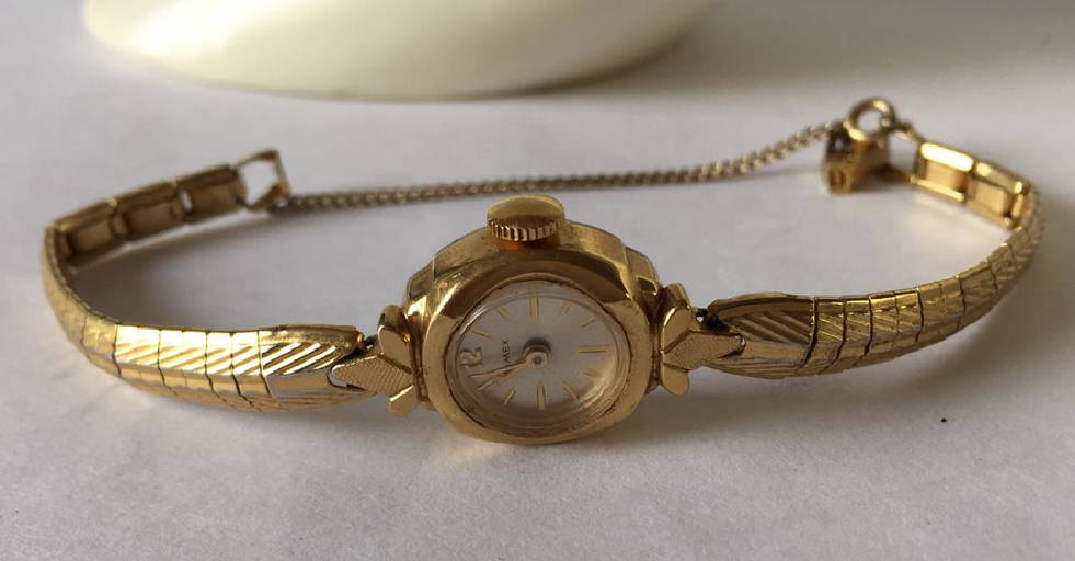 Vintage Ladies Timex Gold Plated Watch With Bracelet,