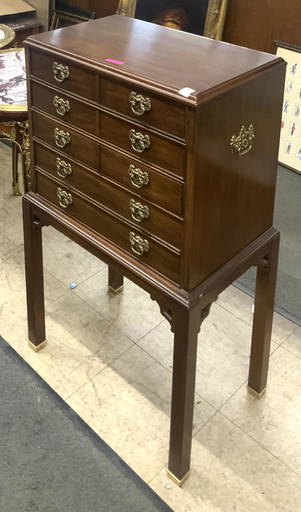 Walnut Thomasville Floor Standing Silverware Chest - Aug 20, 2022 ...