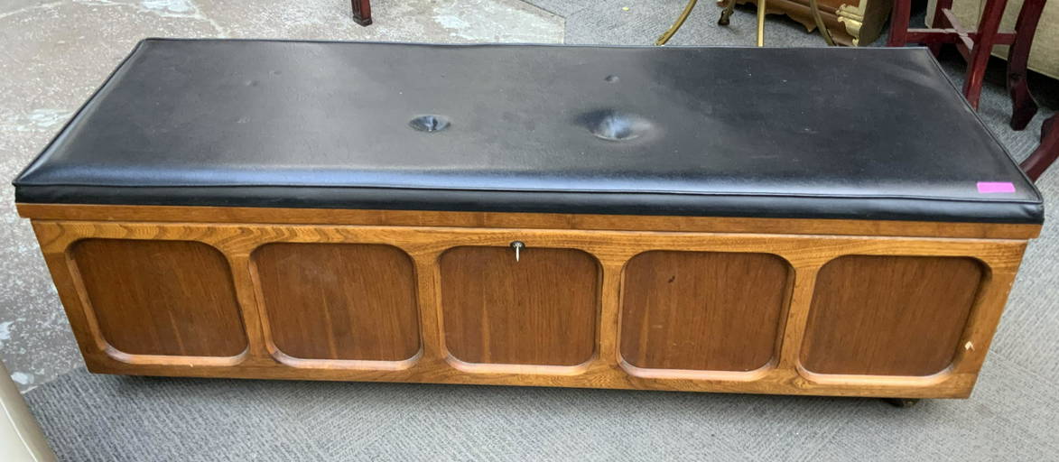 Lane Locking Sweetheart Cedar Chest, As Is.