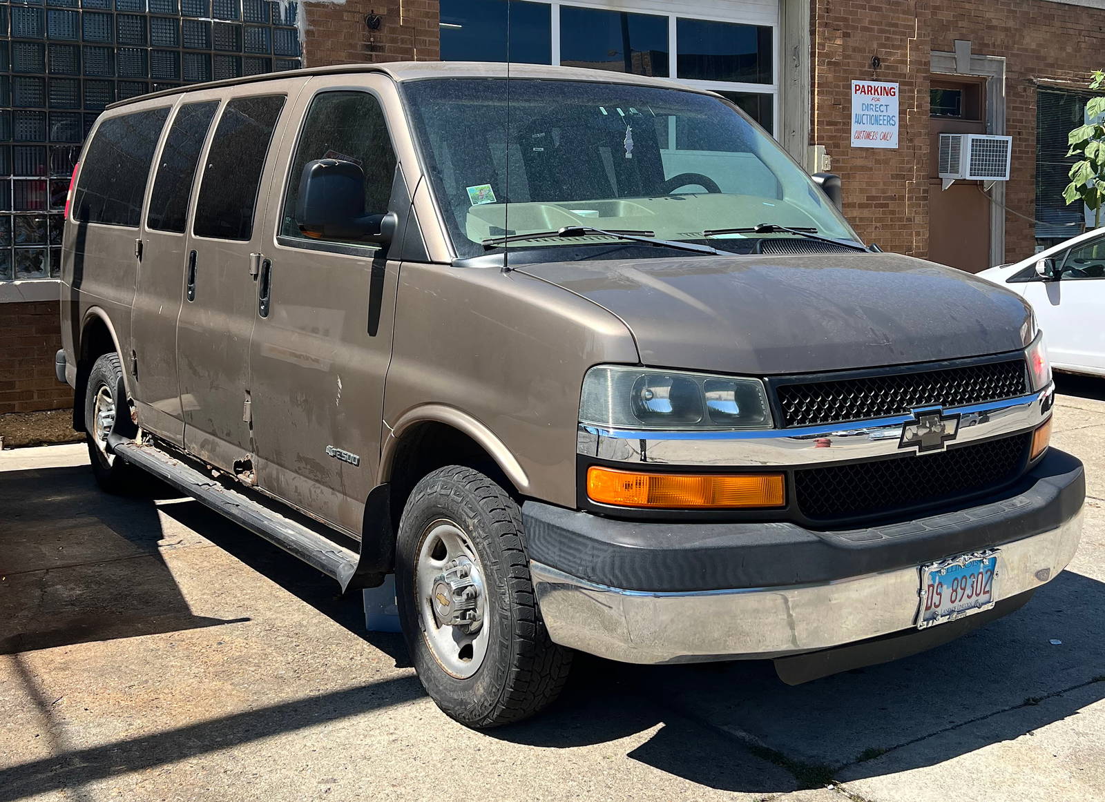 2003 Chevy Express G2500 Sport Van. Auction