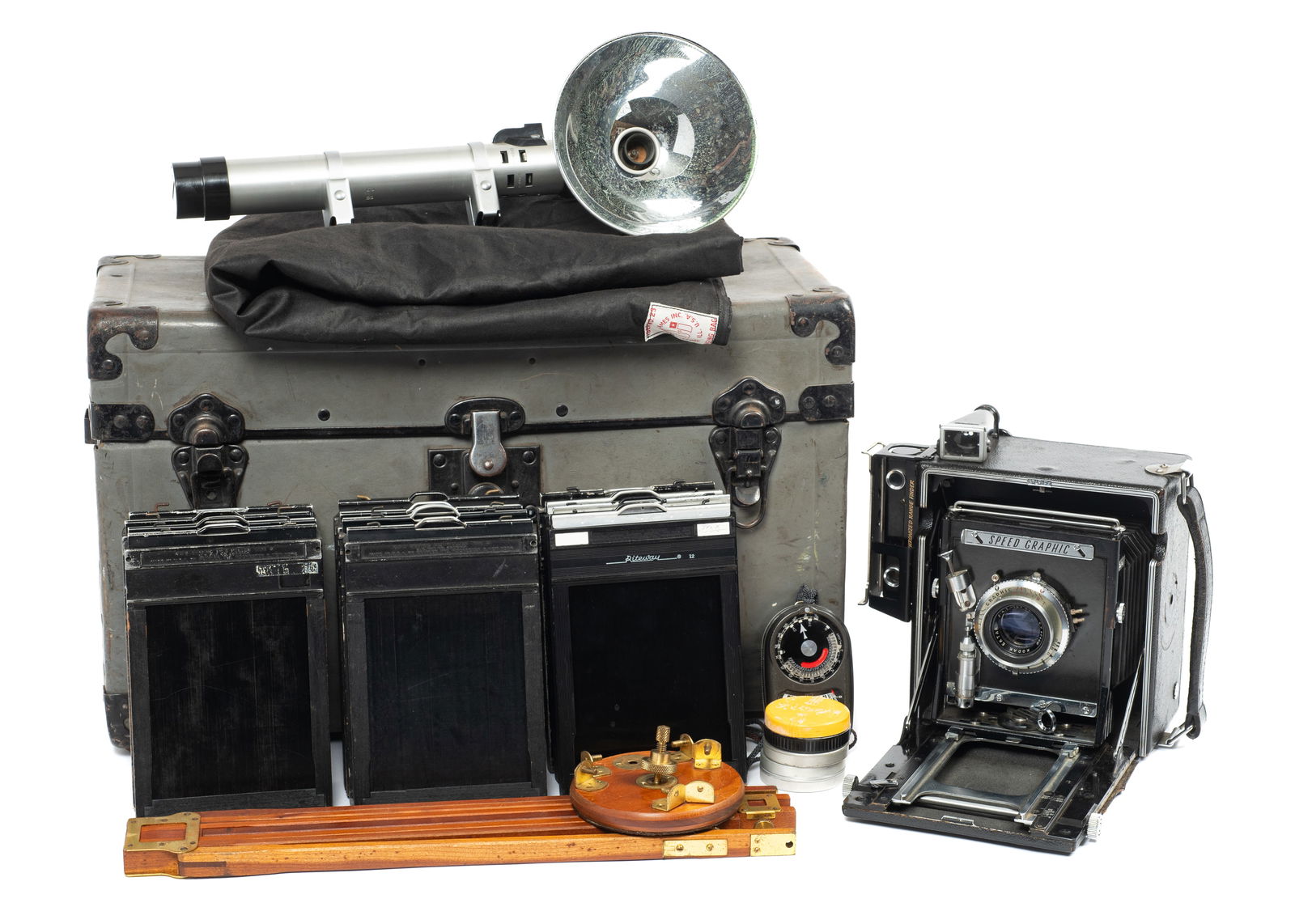 Graflex Speed Graphic Camera With Accessories. Auction