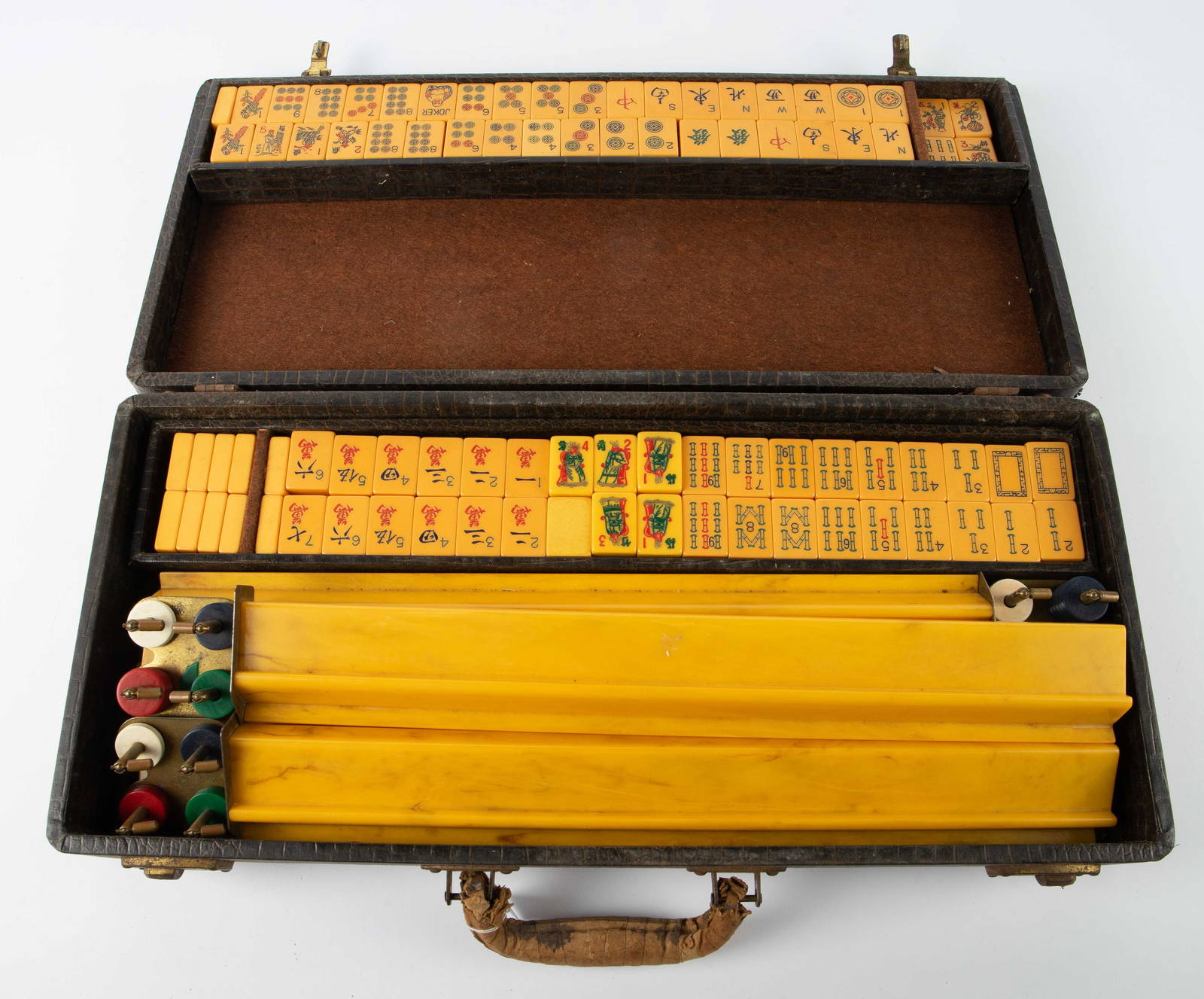 Vintage Bakelite Mah Jongg Set. - May 24, 2025 | Direct Auction ...