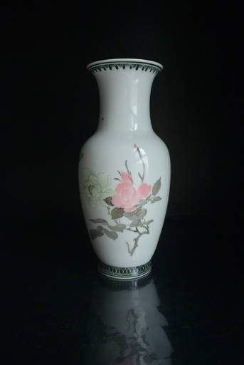 Hunan Liling Kiln Red Porcelain Guanyin Vase
