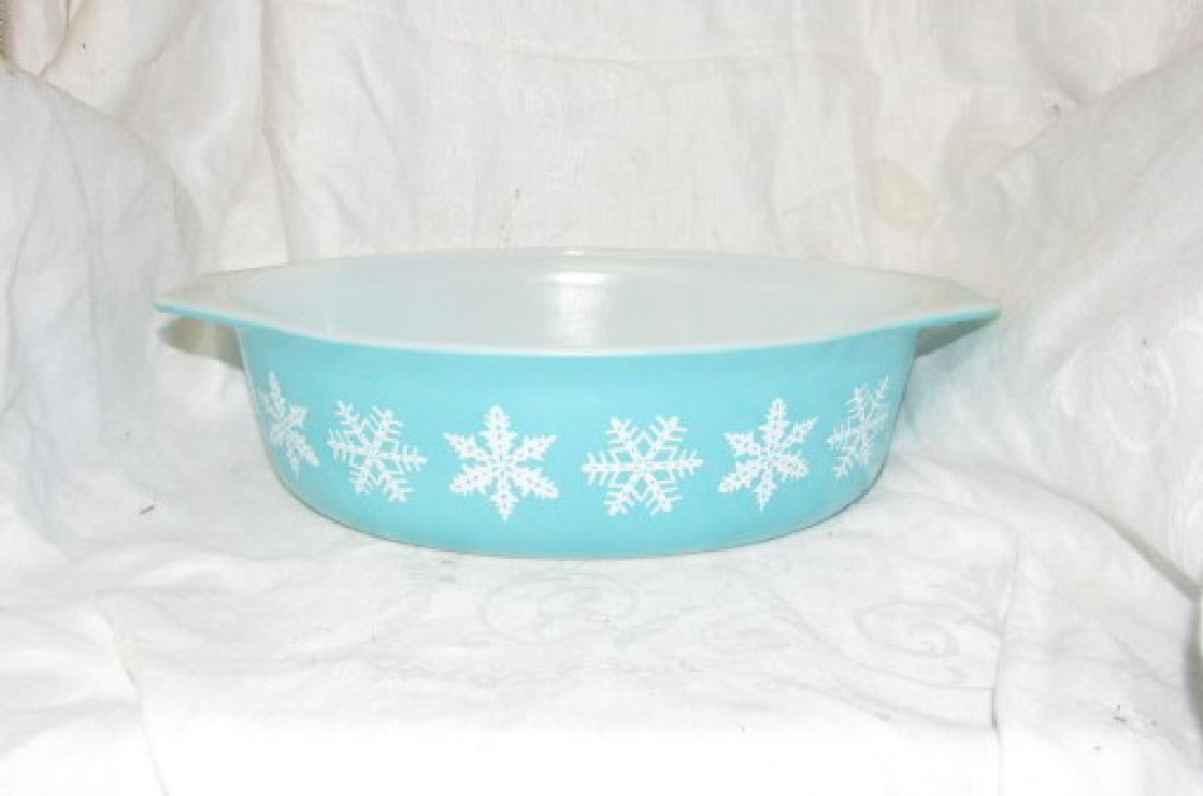 Pyrex 2 1/2 Quart Snowflake Casserole