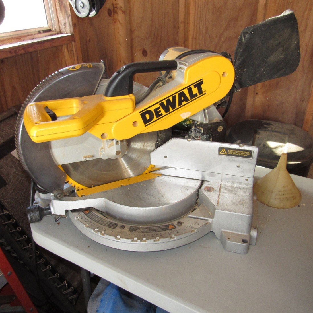 Dewalt DW706 Miter Saw - Jan 03, 2018 | M.J. Stasak Jr. Auction and ...