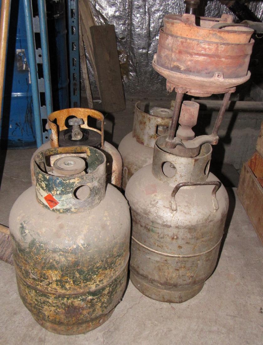 4 Propane Tanks Lead Pot & Ladle