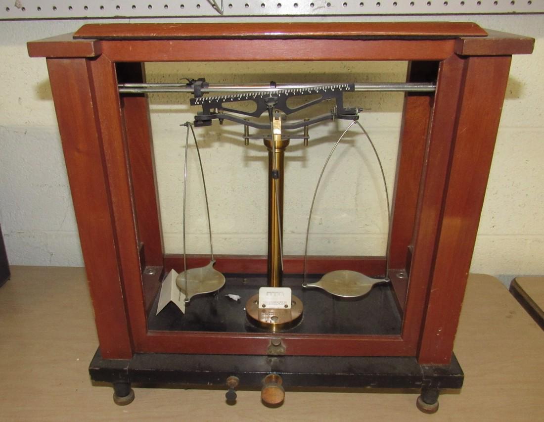 Fisher Scientific Apothecary Scale