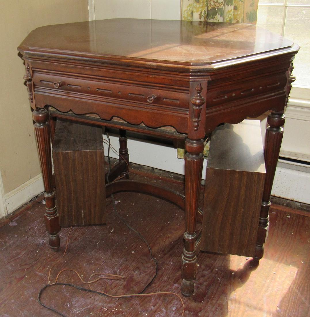 Atwater Kent Kiel Lift Top Radio Table
