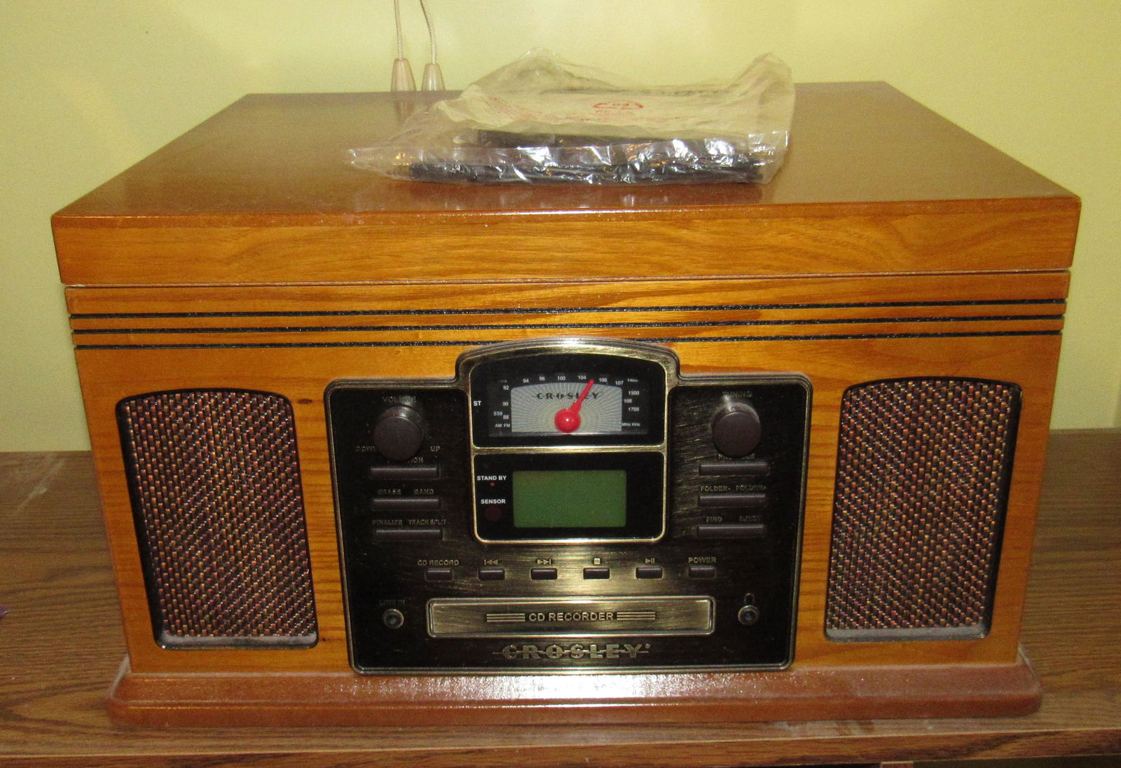 Crosley Stereo System Turntable CD AM FM - Jun 09, 2020 | M.J. Stasak ...