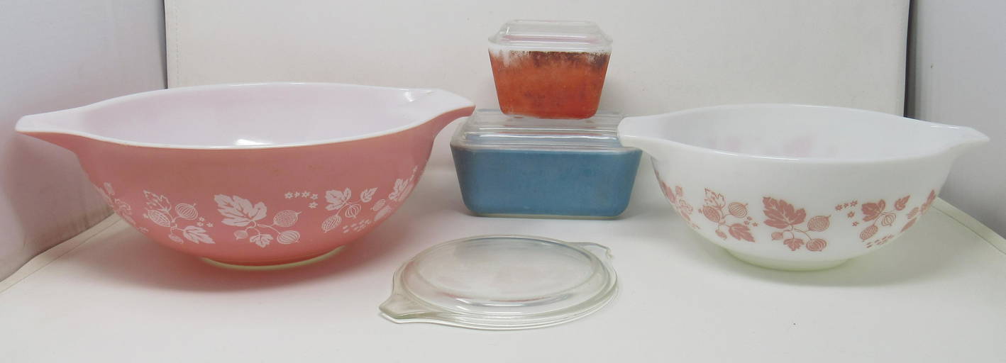 Pyrex 444 443 Cinderella Bowls