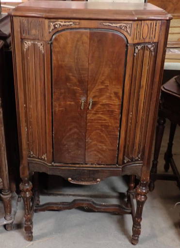 Brunswick Model 22 Console Radio - Jan 10, 2021 | M.J. Stasak Jr ...