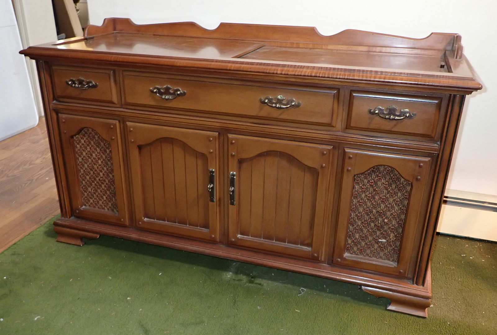 Magnavox Console Stereo System W/ 8 Track Player