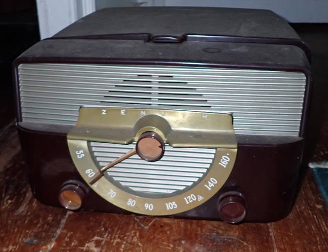 Vintage Zenith Cobra Matic Radio Turntable