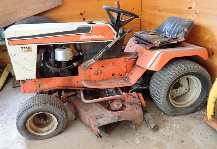 Simplicity 7116 Hydrostatic Garden Tractor