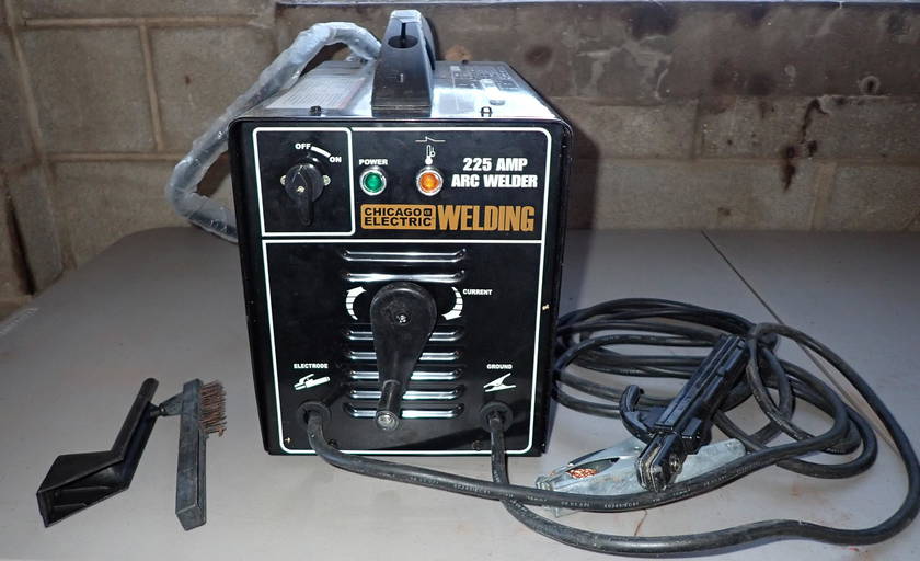 Chicago Electric 225 Amp Arc Welder