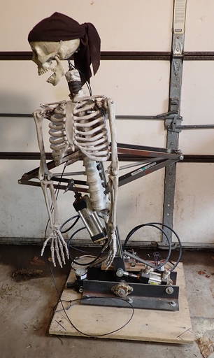 Animated / Pneumatic Skeleton