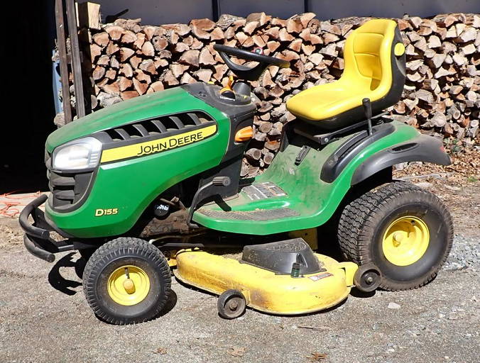 John Deere D155 Riding Mower W/ 24hp Motor