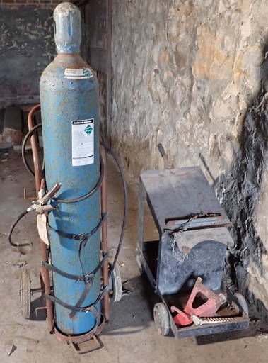 Carbon Dioxide Tank And Carts