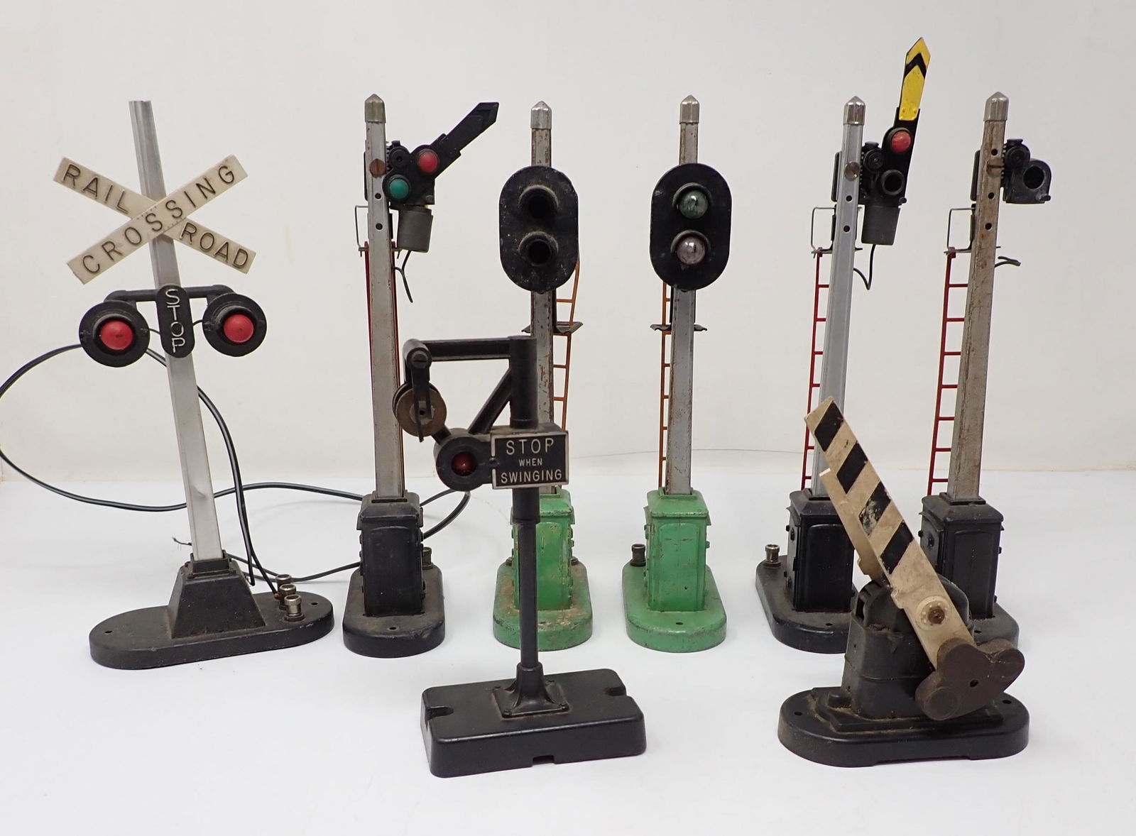 Lionel Train Signal Crossing Lights