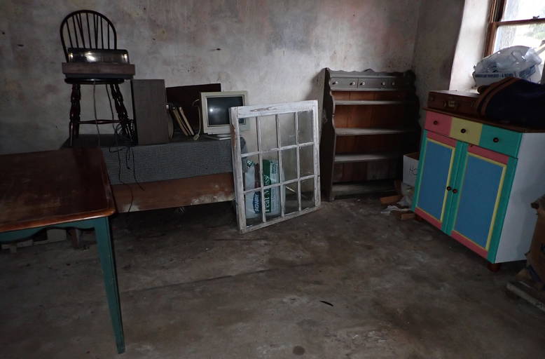 Furniture / Partial Garage Contents