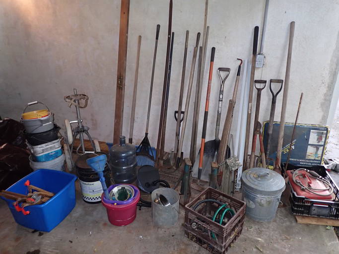 Garden Tools Shale Bars Tip Ups & Misc (#0204) on Jul 03, 2022 | M.J ...