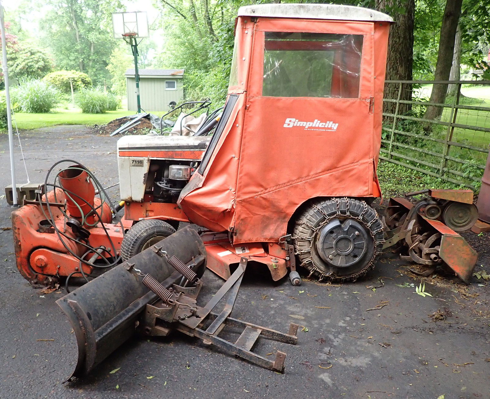 Simplicity 7116 Garden Tractor w/ Cab and Attachments (#0223) on Jul 03 ...