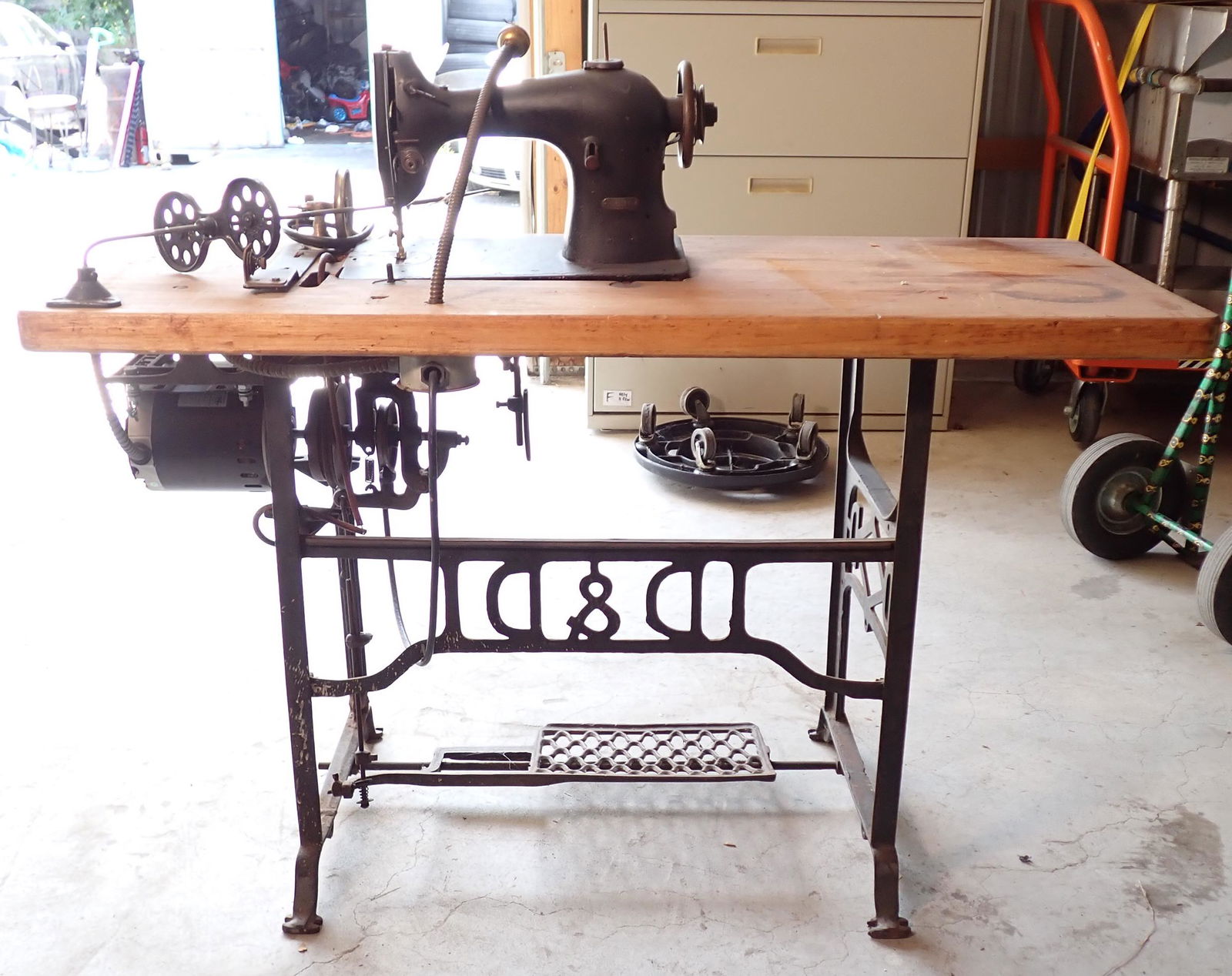 Singer 95-10 Sewing Machine D&D Base - Sep 11, 2022 | M.J. Stasak Jr ...