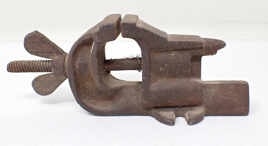 Watchmakers Vise (#0208) on Jan 08, 2023 | M.J. Stasak Jr. Auction and ...