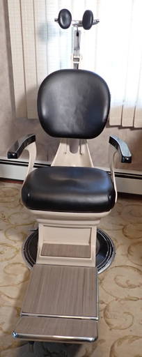 S.s White Diamond Chair No. 3