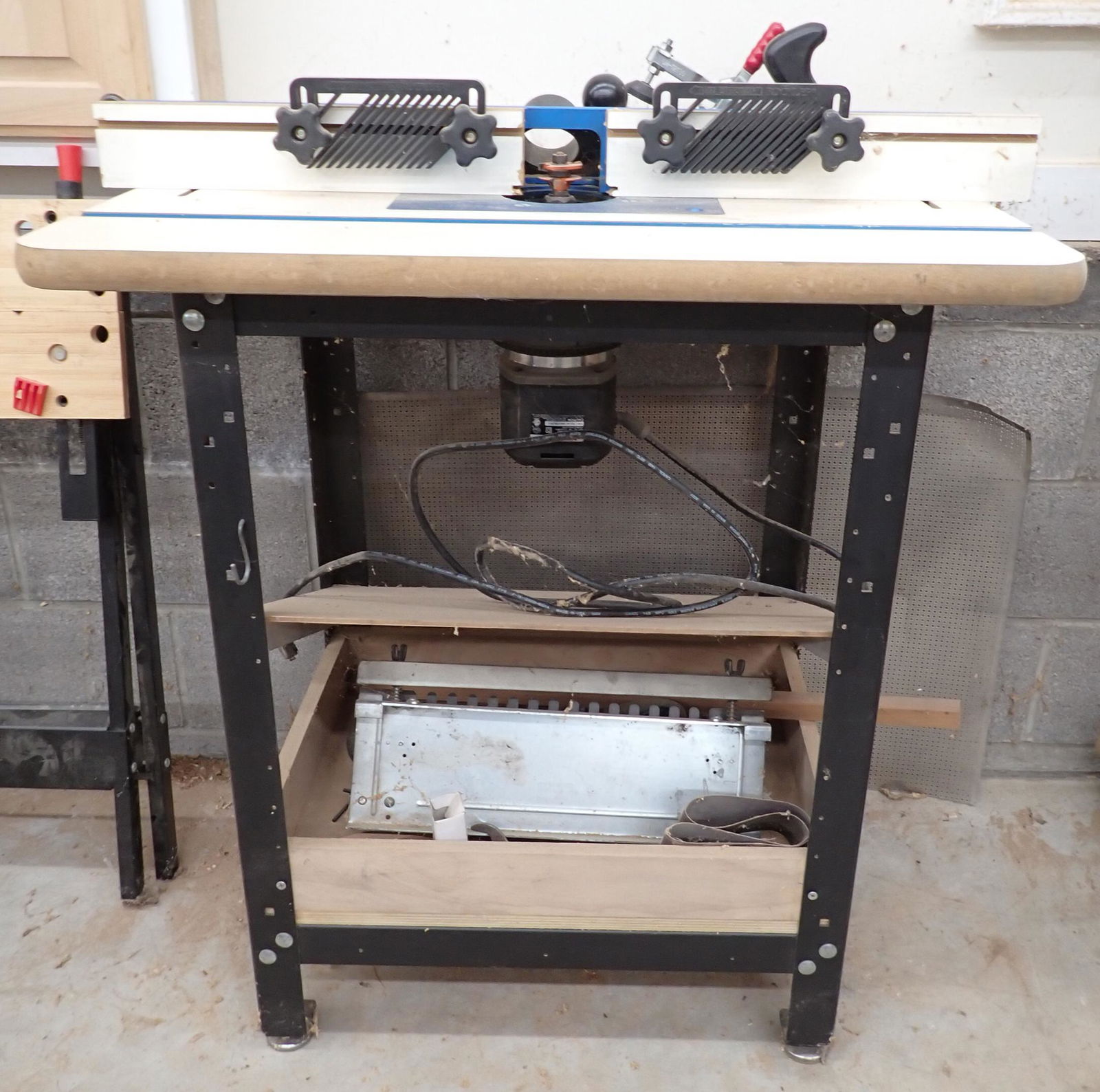 Porter Cable 75192 Router W/ Table & Dovetail Template